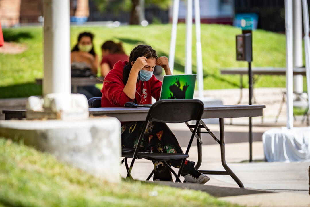 Success-Oriented Advice for Gen Z and Millennials | The Epoch Times