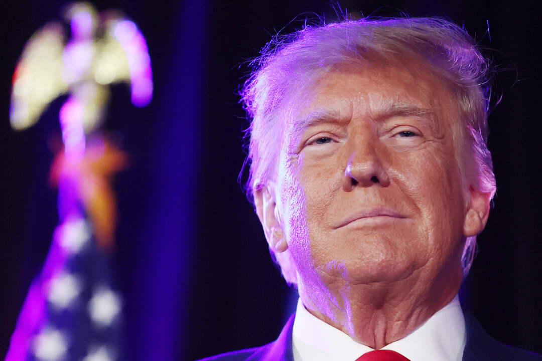 Trump Not Obligated to Appear Before Grand Jury: Attorney John Lauro ...