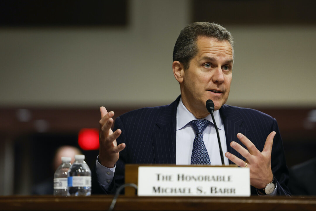 Fed’s Top Regulator Michael Barr to Resign Early to Avoid ‘Dispute ...