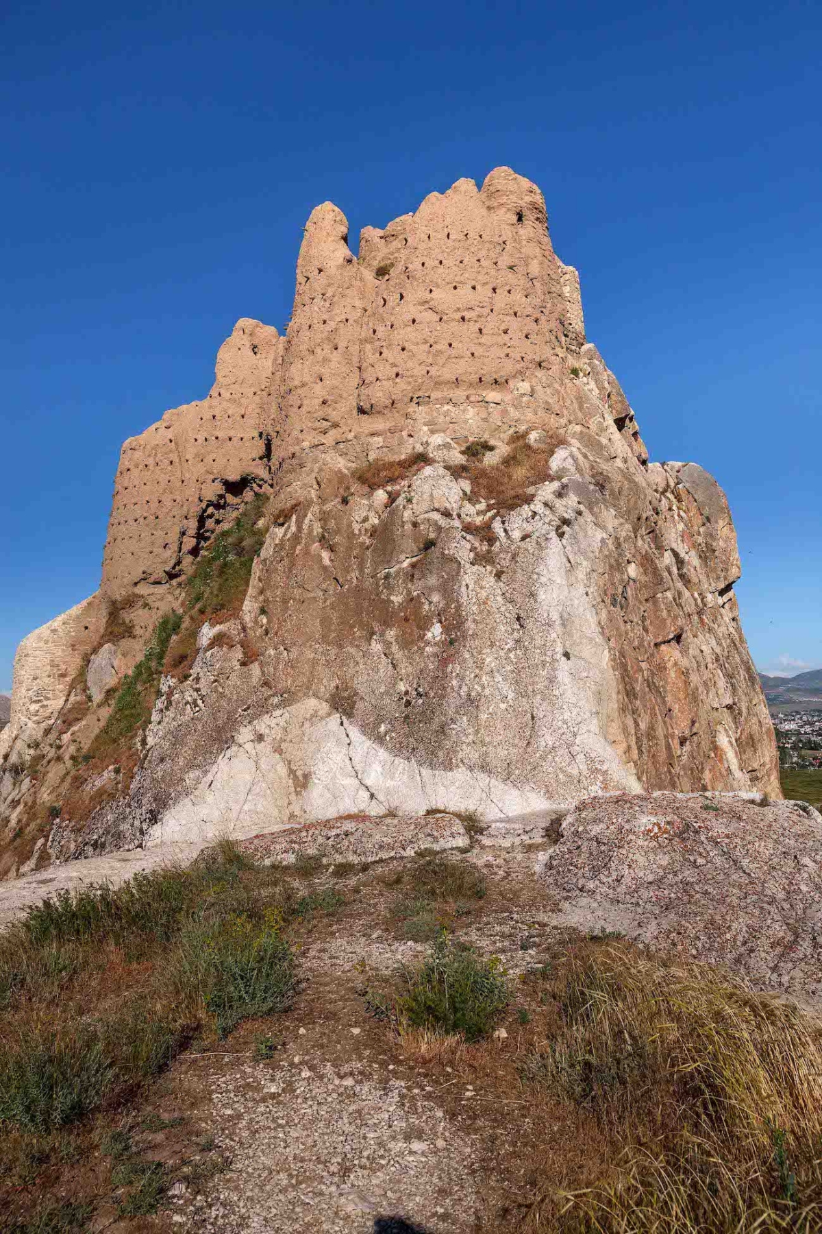 Van Castle: The Ancient Fortress Built in the 9th Century B.C. Without ...