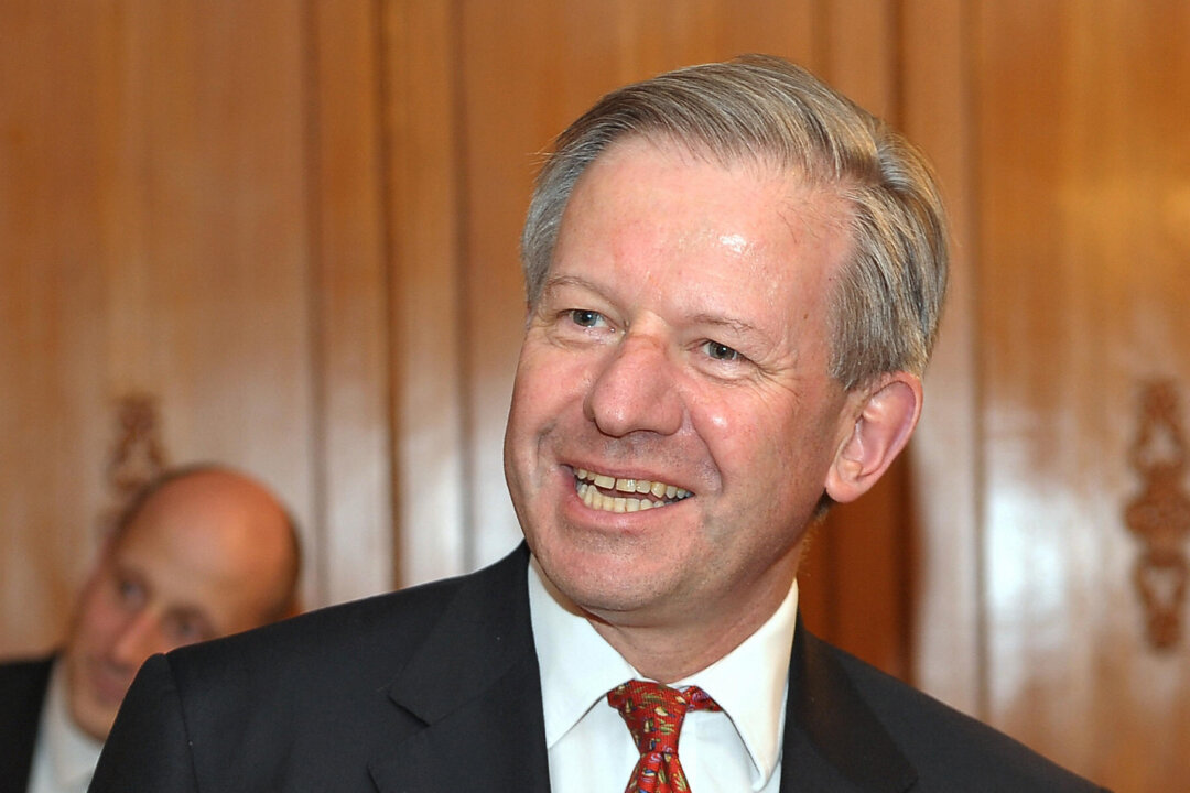 HSBC Executive Apologises After Calling UK Government ‘Weak’ for Siding ...