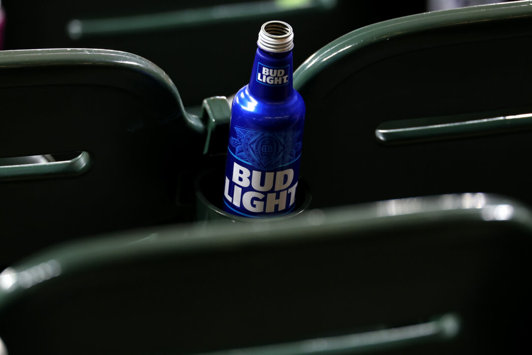 Bud Light Situation Getting ‘Worse,’ Beer Industry Expert Says | The ...