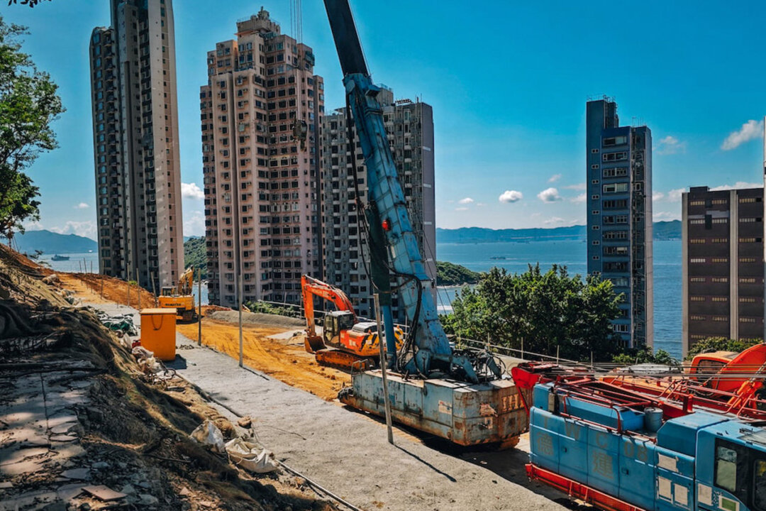 Photographer Captures the Final Moments of the Century-Old Mount Davis ...
