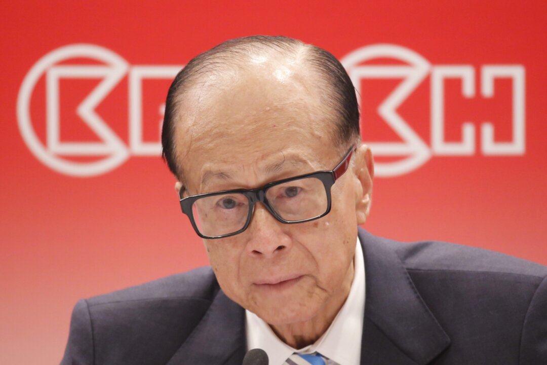 Canadian-Hong Kong Billionaire Li Ka-Shing Donated to HK Police Amid ...