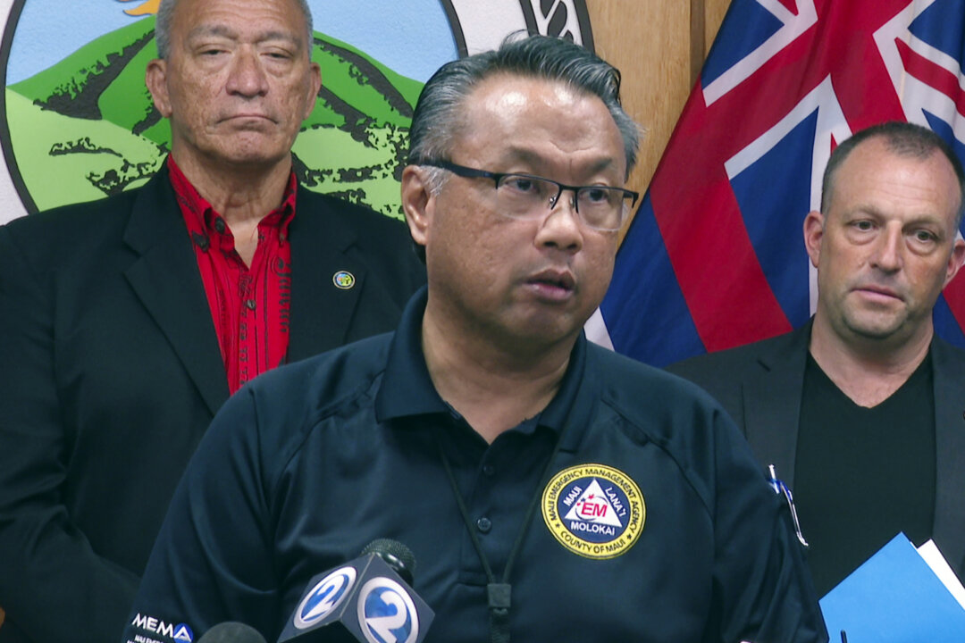 Maui’s Emergency Chief Resigns Amid Criticisms Over Wildfires Siren ...