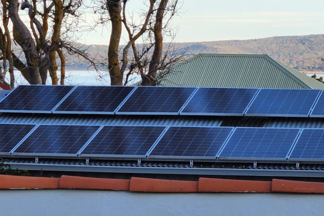 Australian Government Delivers 1st of 400 ‘Community Batteries’ Amid ...