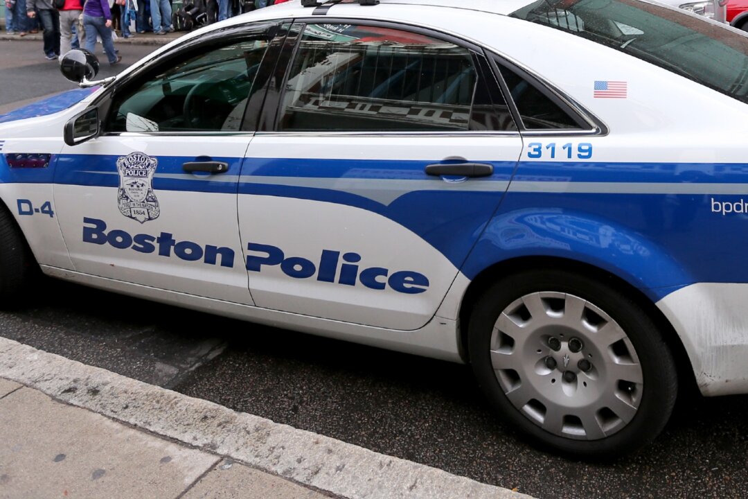 Massachusetts Hit by Statewide 911 System Outage | The Epoch Times
