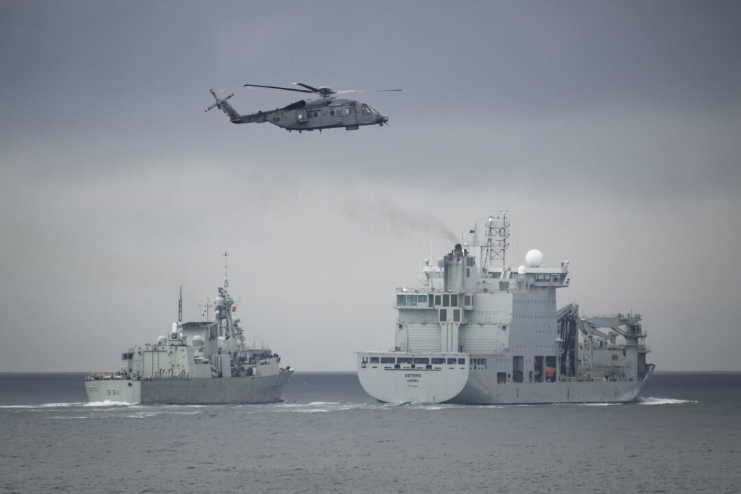 Canadian Warships Stop in Japan Amid Military Drills in Tensed Region ...
