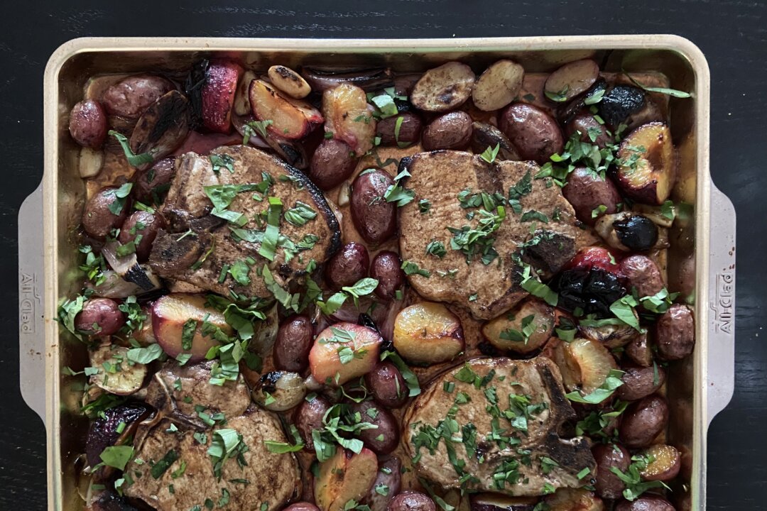 It’s Time to Return to the Oven With Sheet Pan Pork Chops | The Epoch Times
