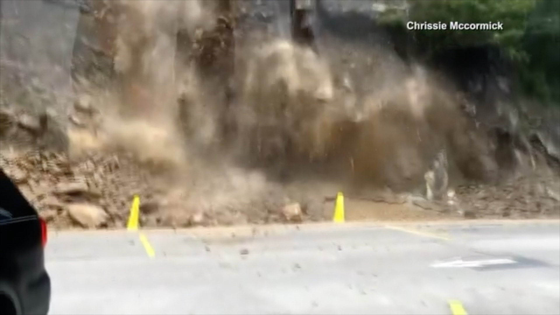 Caught on Camera: Massive Rockslide Hits Supermarket Parking Lot in Tennessee | EpochTV