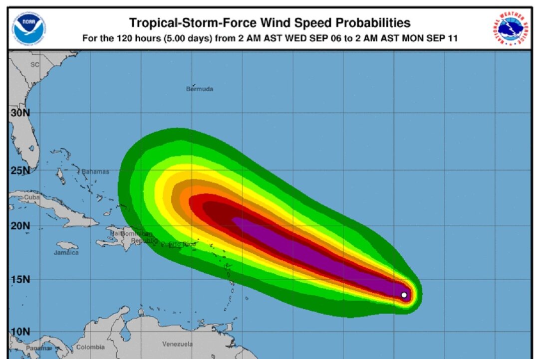 Tropical Storm Lee Expected to ‘Rapidly Intensify’ Into ‘Extremely ...
