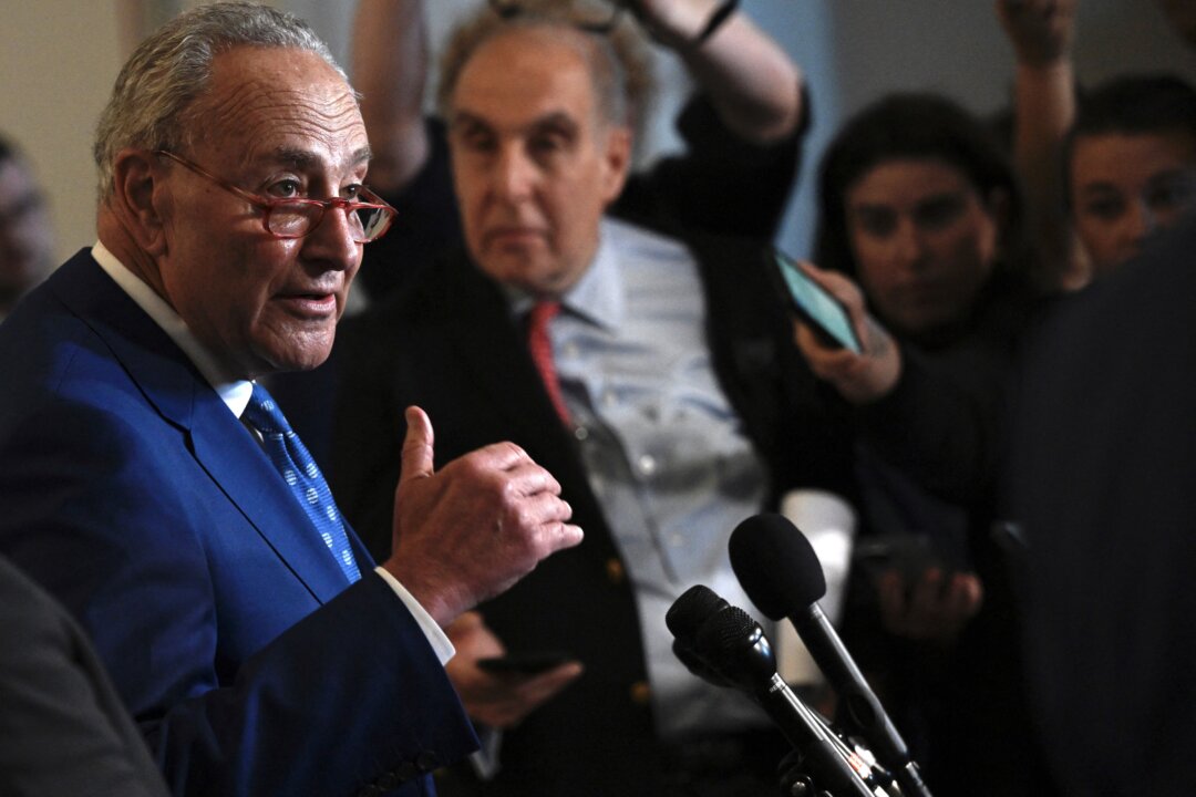 Schumer Confirms He Will Lead Senate Delegation to China | The Epoch Times