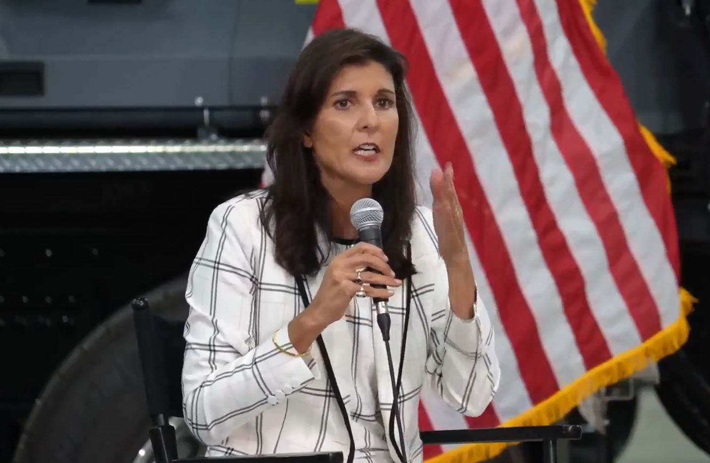 GOP Presidential Candidate Haley Addresses Voters in Des Moines | EpochTV