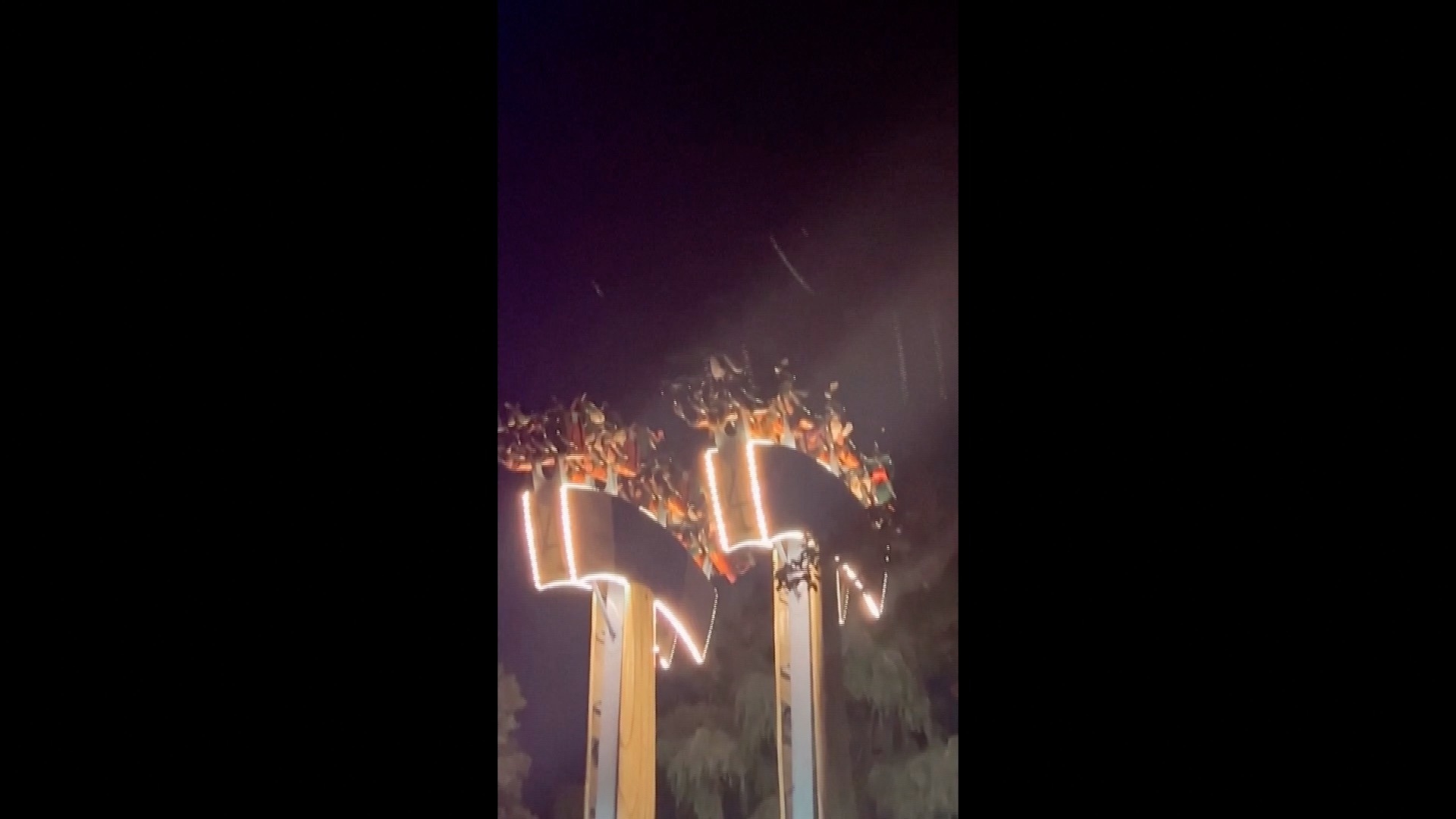 ‘Get Us Down’: Guests Stuck on Malfunctioned Ride in Canadian Amusement ...