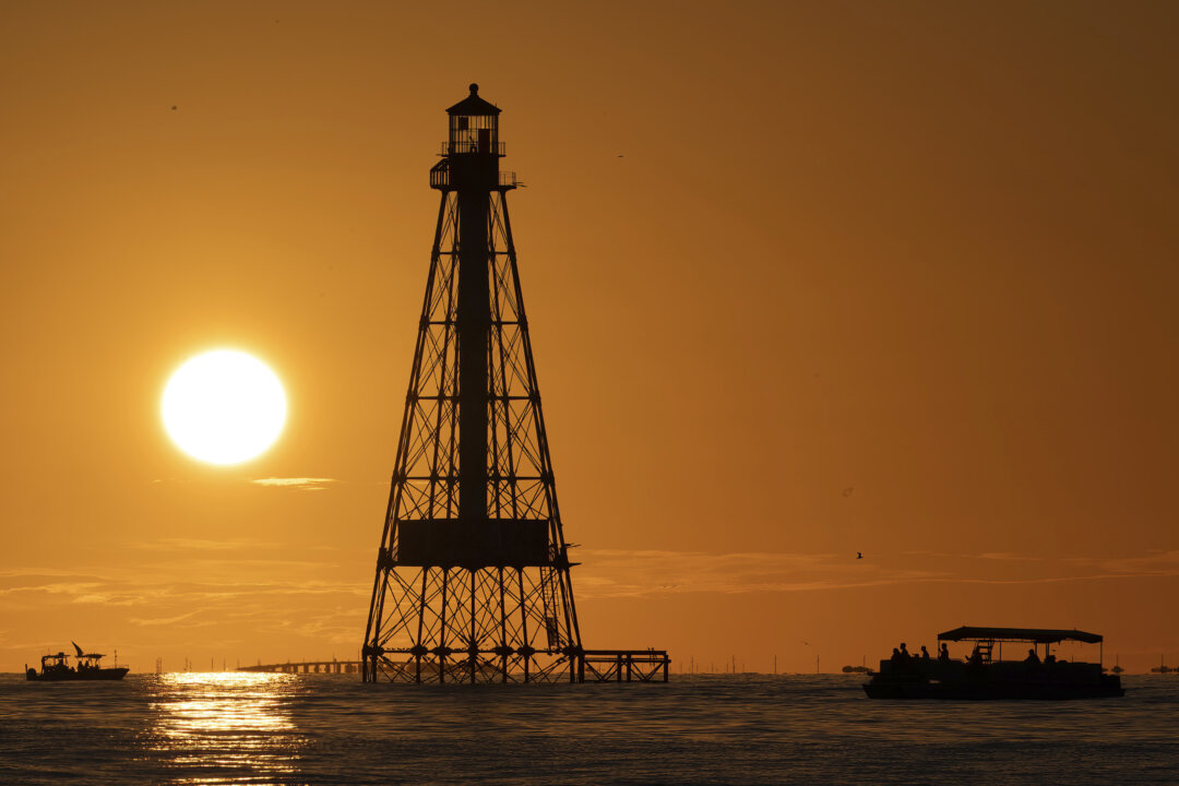 150-Year-Old Florida Keys Lighthouse Illuminated for First Time in a ...