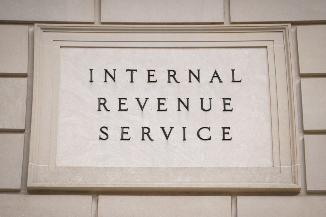 IRS Says Some People Can Still Get COVID Stimulus Cash—Here’s How | The ...