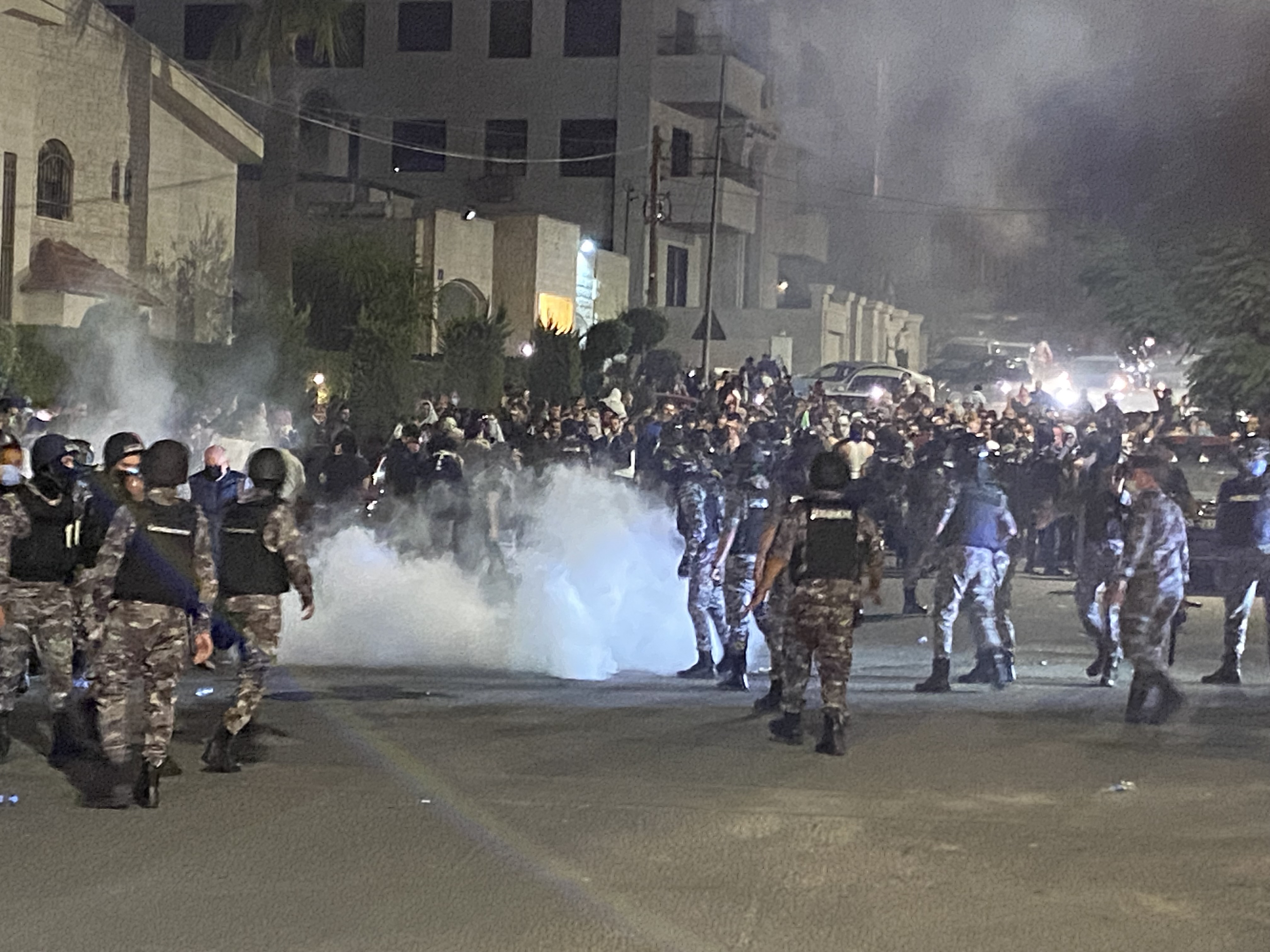 Protesters in Amman, Jordan Clash With Police Near Israeli Embassy ...