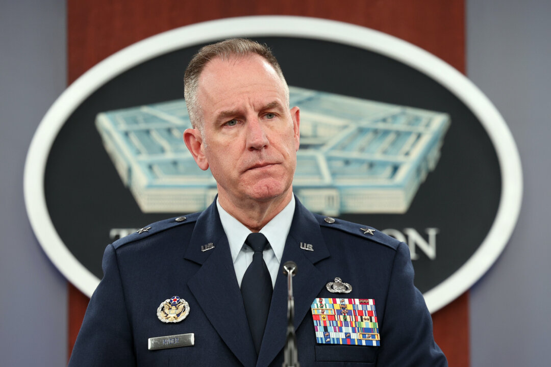Pentagon Cannot Track $1 Billion in Arms It Sent to Ukraine: Report ...