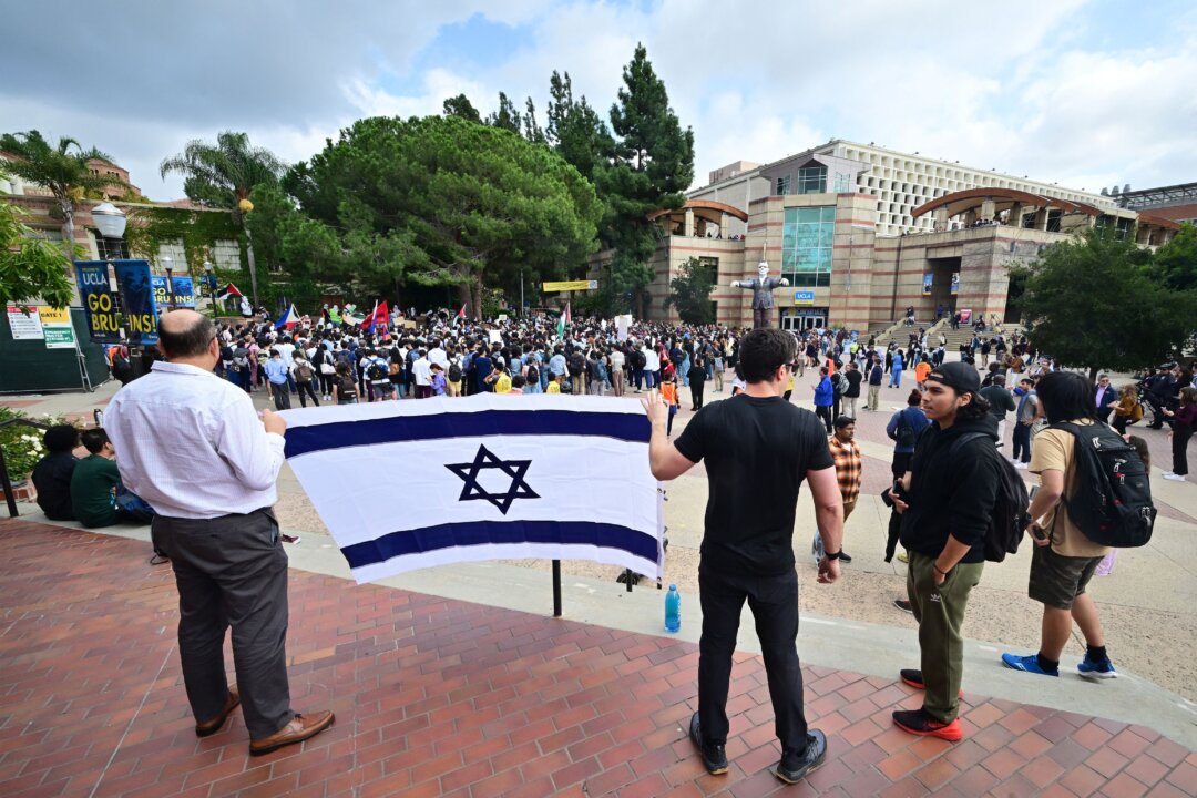 El Camino Real High Students Walk Out to Protest Alleged Antisemitic ...