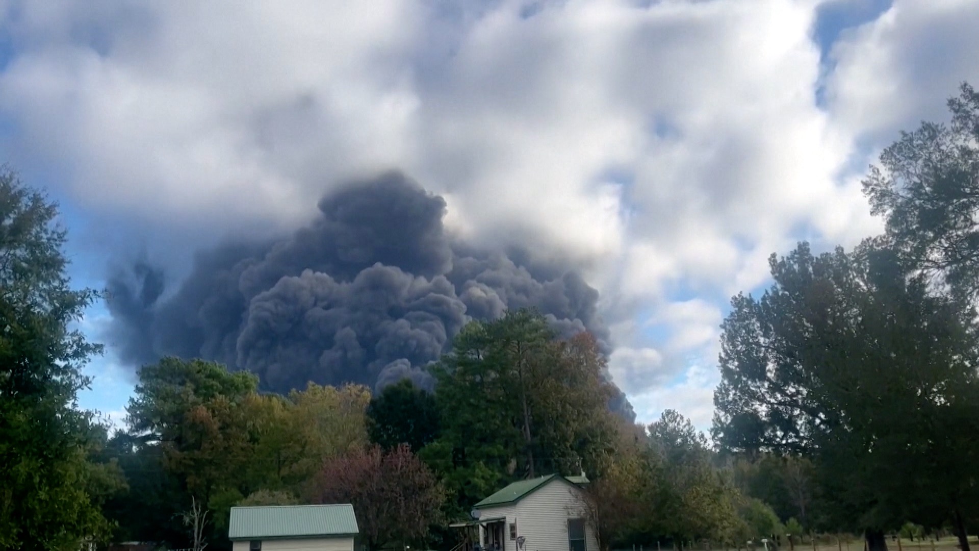 Captured From Backyard: Huge Clouds of Smoke Billowing From Chemical ...