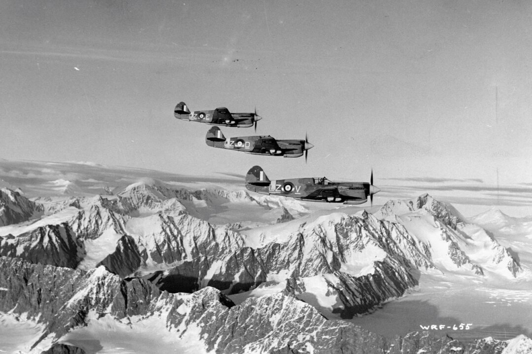 ‘Crash Harrison’: World War II Bomber Pilot Recounts How He Earned His ...