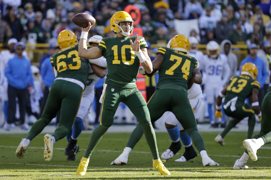 🎧Sports Brief: Lions Battle Packers at Legendary Lambeau Field; Big Ten ...