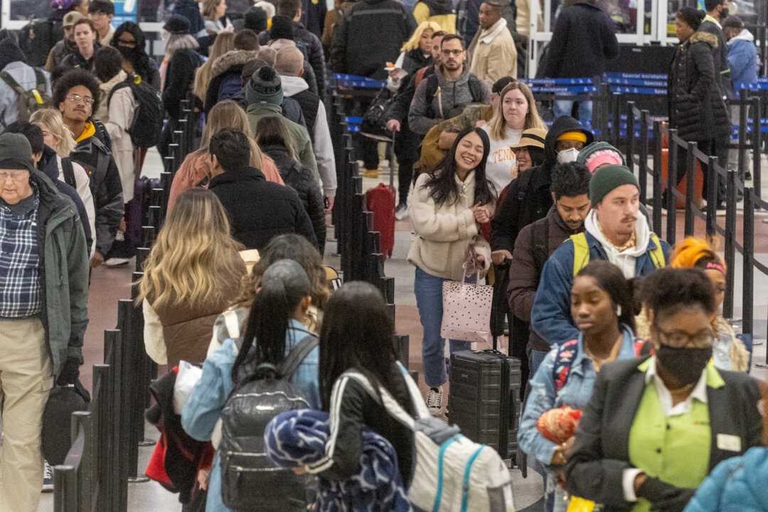 Here’s How to Get Ahead of Travel Nightmares This Holiday Season | The ...
