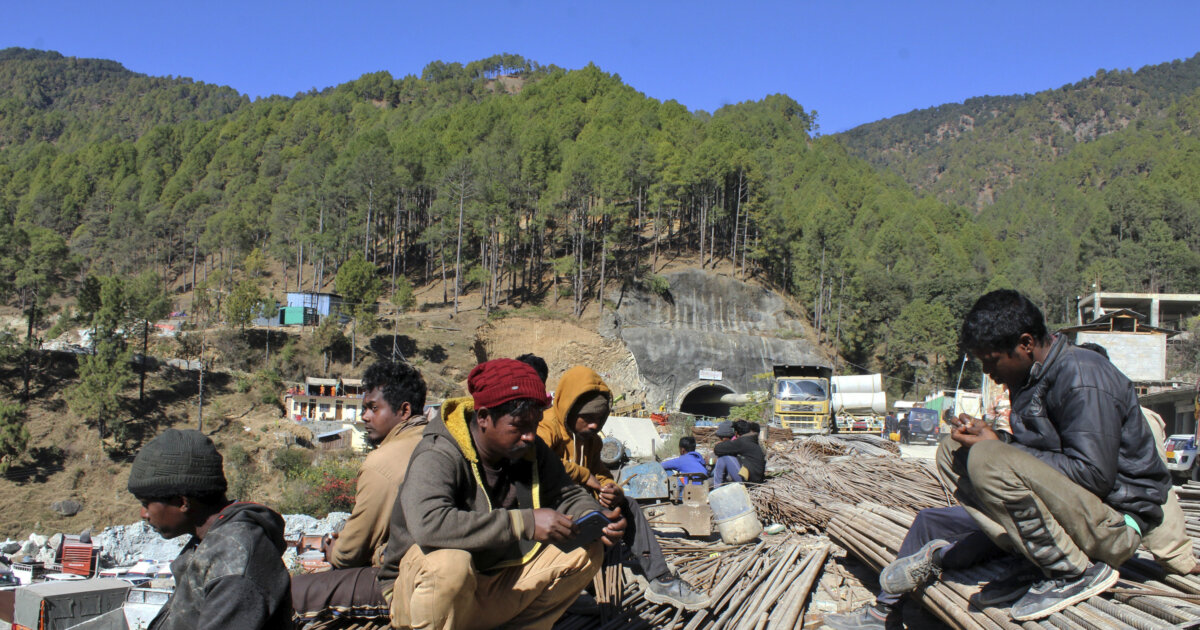 Digging to Rescue 41 Workers Trapped in Collapsed Tunnel in India Is in ...