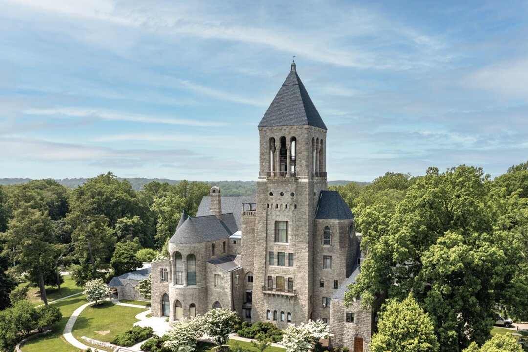The Castle-Like Glencairn Museum Has Family, Faith, and Nation as Its ...