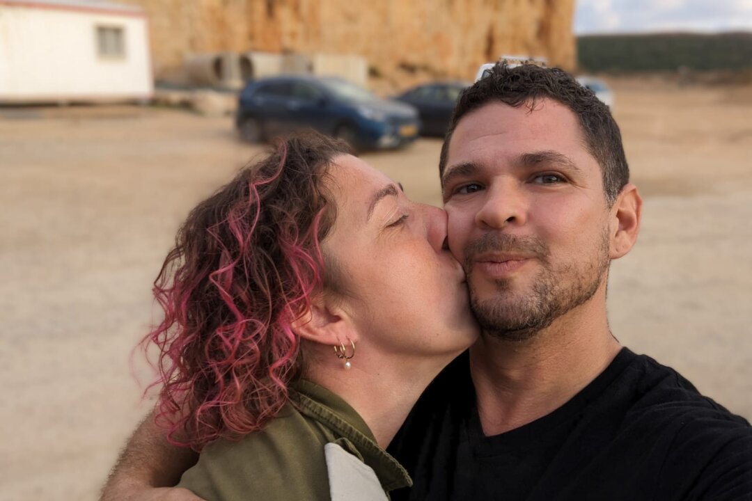 A Mother Goes to War: IDF Reservist Leaves Family to Serve | The Epoch ...