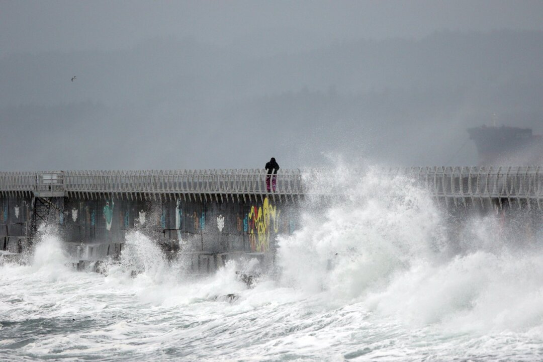 Atmospheric River Storm to Bring Heavy Rain to Southern BC, Environment ...