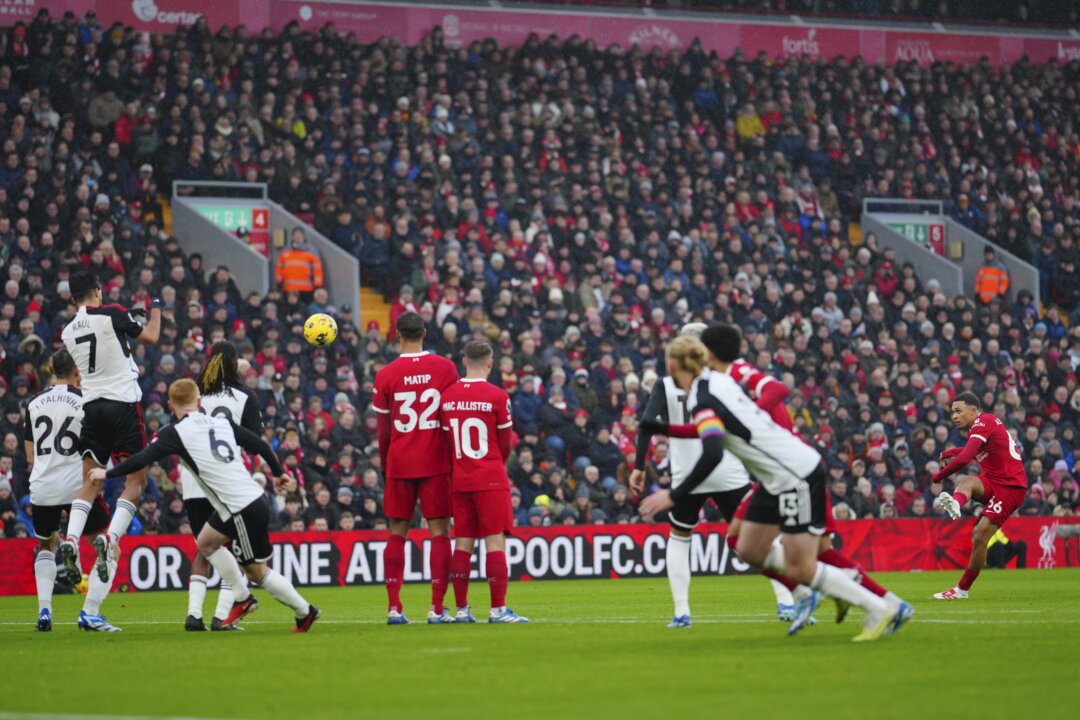 EPL Sells Domestic TV Rights for Record $8.45B in Next 4-Year Cycle | The Epoch Times