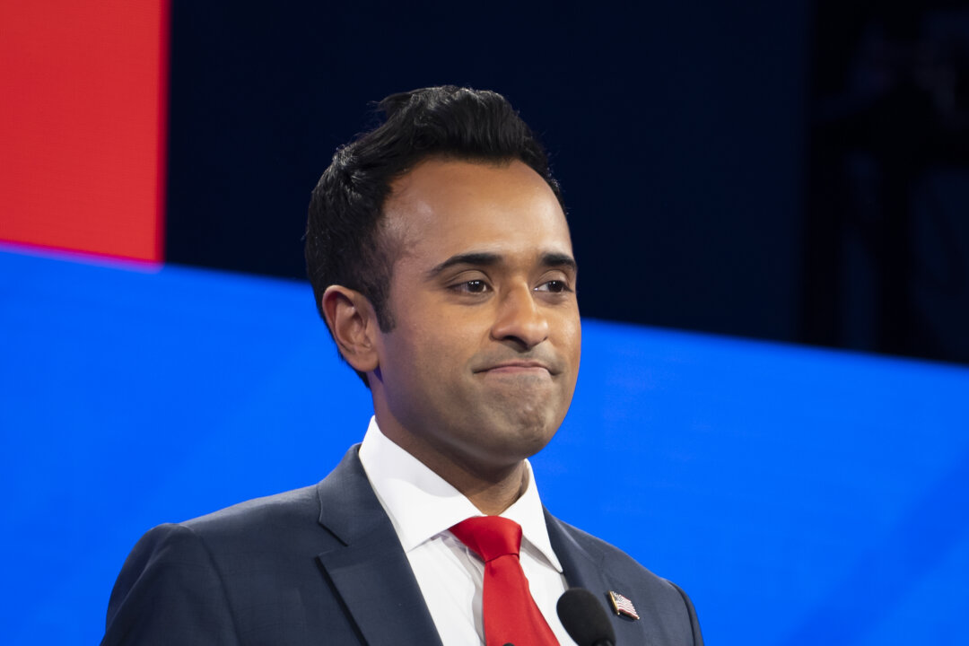 Ramaswamy Backs Trump in Supreme Court Filing in Colorado Ballot Case ...