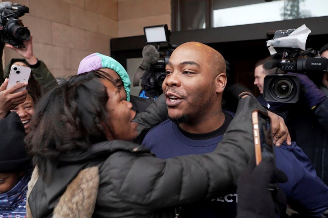 Man Imprisoned As Teen For Flower Shop Killing Is Released After Judge Throws Out His Conviction 9289
