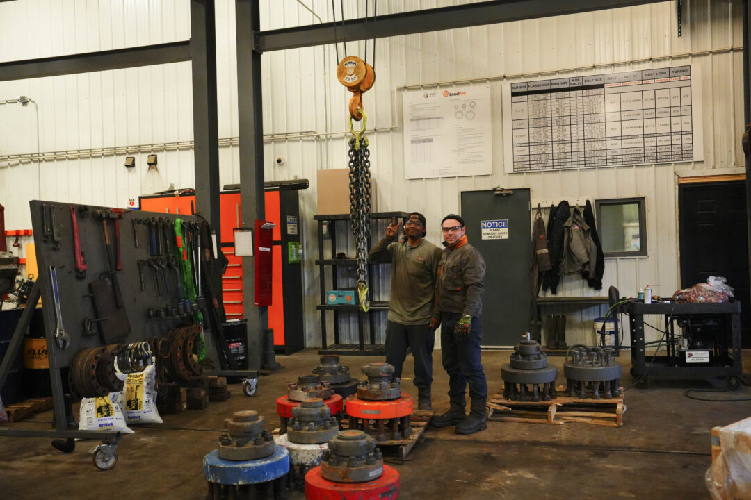Ukrainian Oilfield Hands in North Dakota Fear ‘What Comes Next’ | The ...