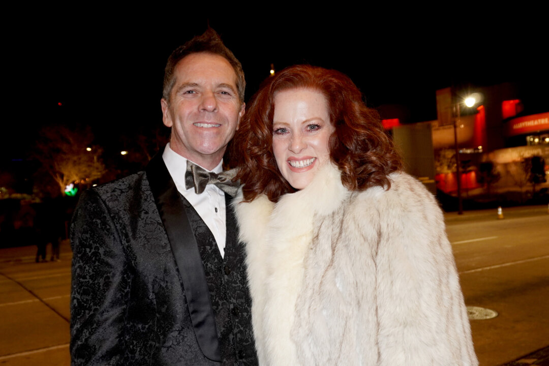 Choir Director Finds Immersive Beauty in Shen Yun’s Cultural Revival ...