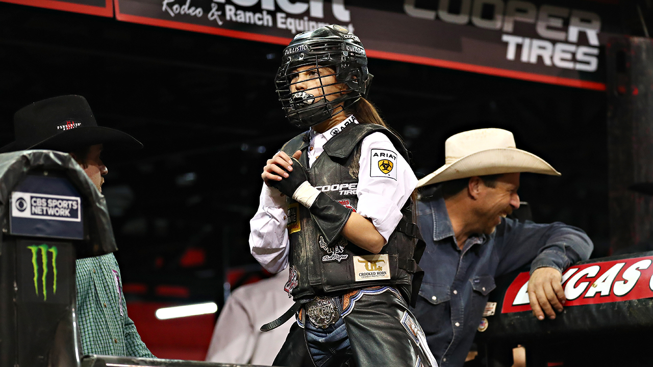 Teen Aims To Be First Pro Female Bull Rider | EpochTV