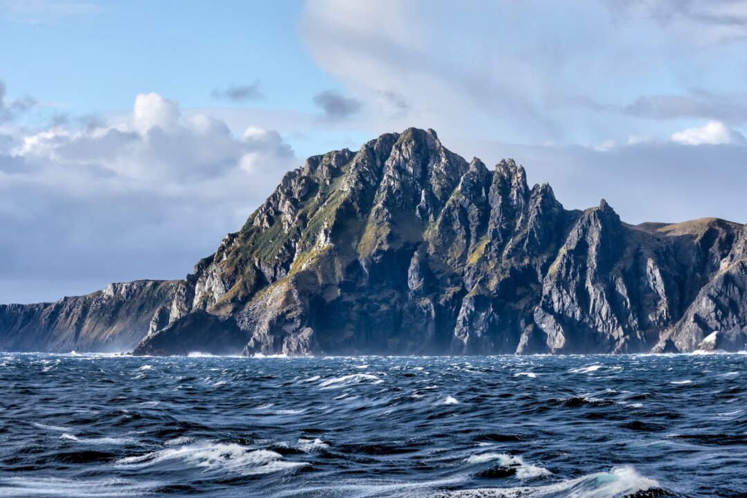 Navigating the Infamous Drake Passage | The Epoch Times