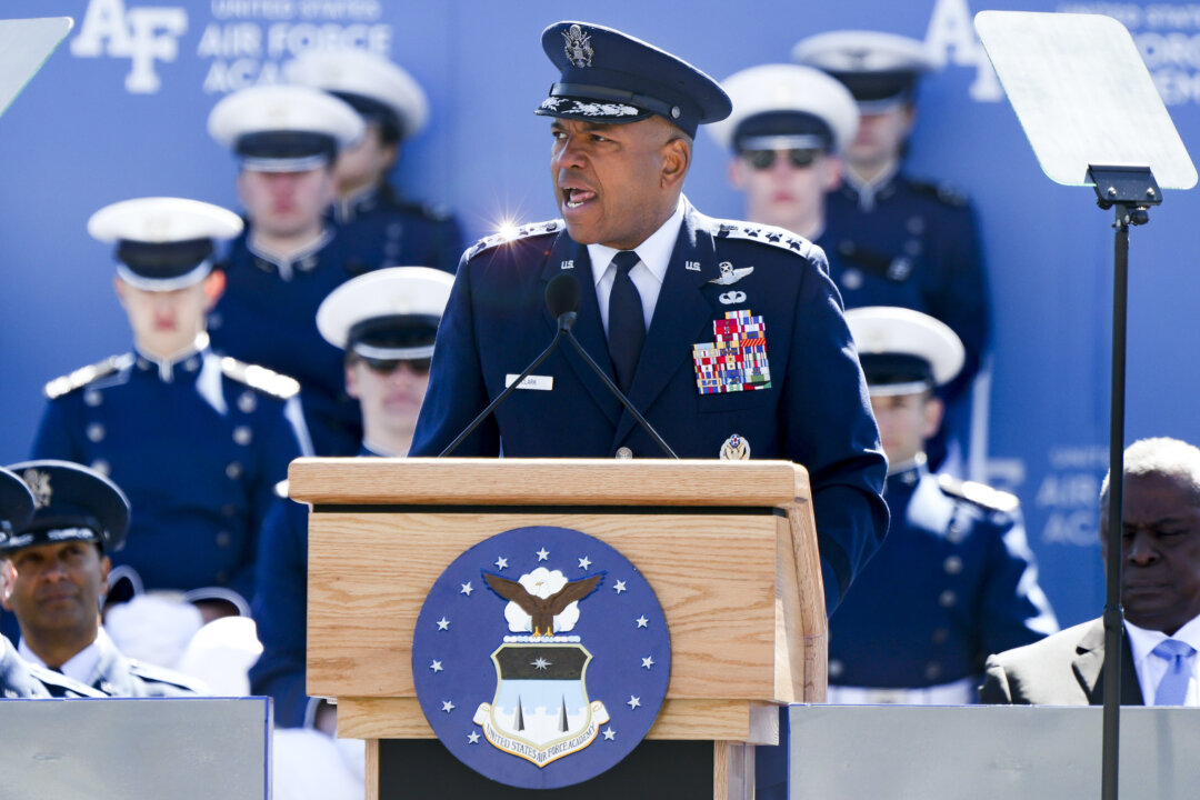 US Military Declares Diverse Force Necessary to Win Wars | The Epoch Times