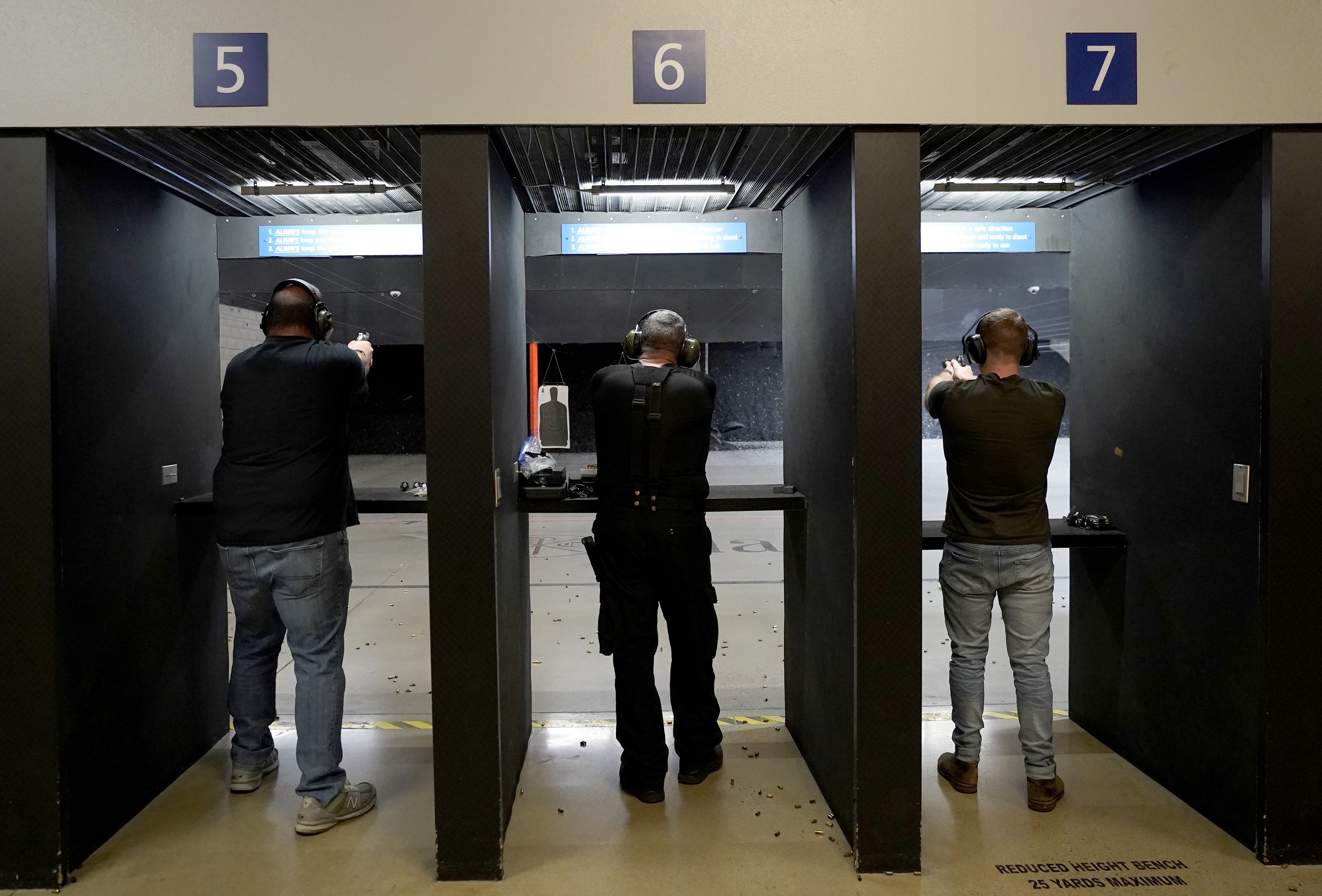 Gun Expert Explains Bump Stock, Machine Guns | EpochTV