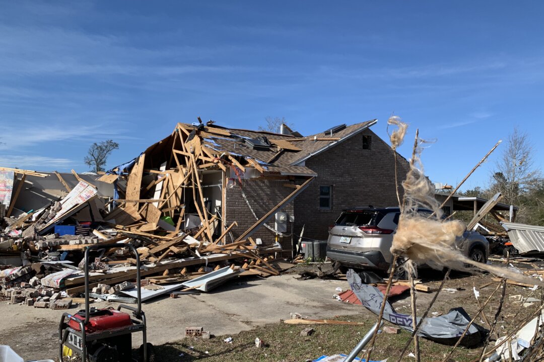 Ghost of Hurricane Michael Hangs Heavy on Tornado-Torn Florida ...