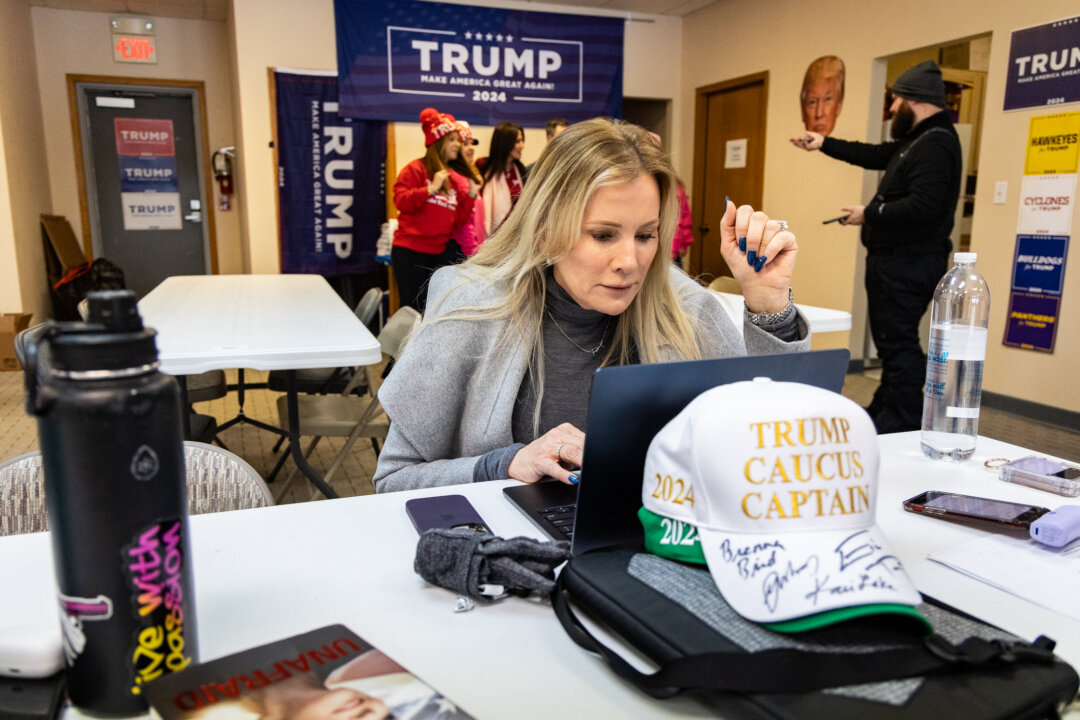 Trump Leads by Wide Margin in Final Poll Ahead of Iowa Caucus | The ...