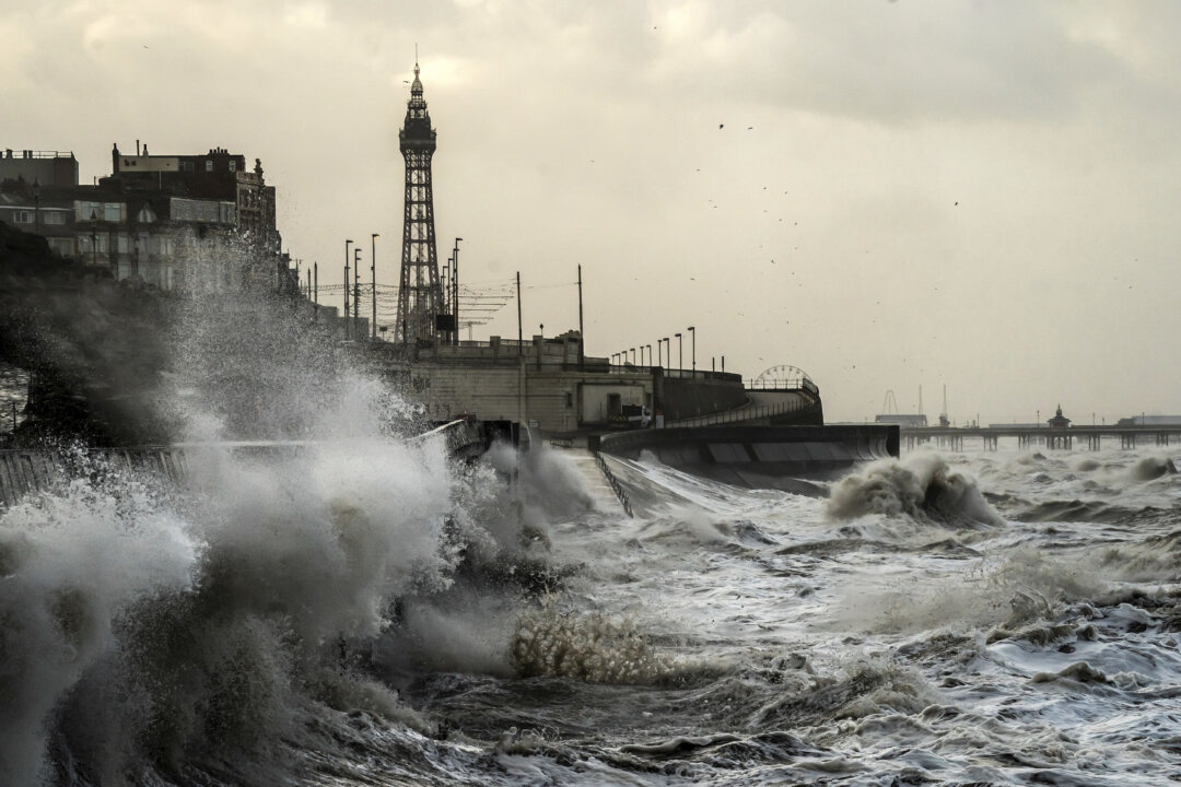 Storm Isha Batters Britain and Ireland, Killing 2 Motorists and Leaving ...
