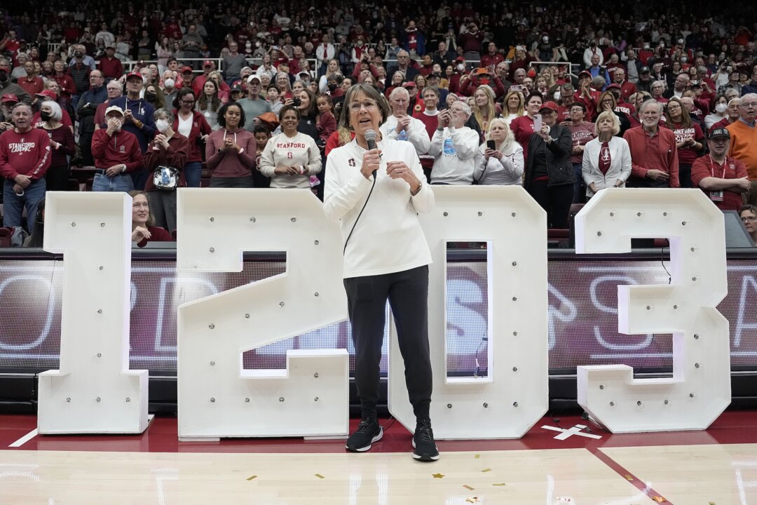 Stanford’s Tara VanDerveer Becomes Winningest Coach in College ...