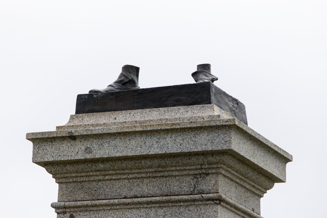 Melbourne Council to Repair Heavily Damaged Statue of Colonial Explorer ...