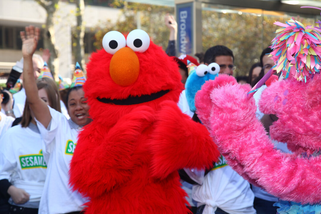 Elmo’s Online Check-In Opens Up Mental Health Discussion on Social ...