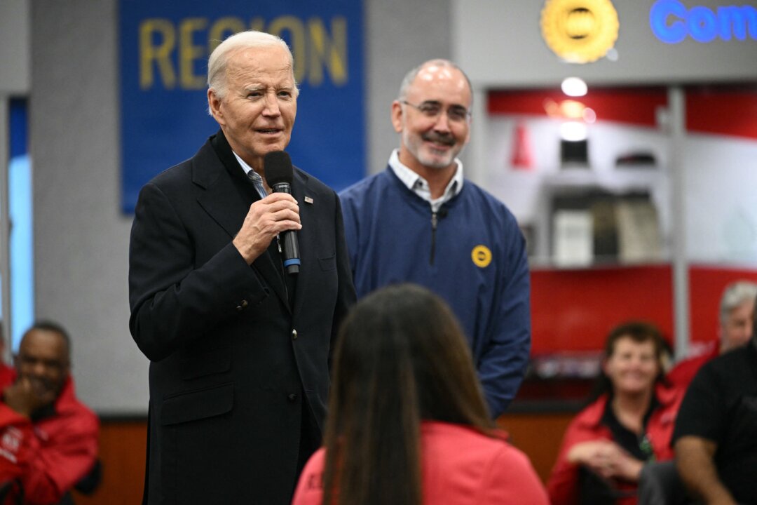 Biden Concerned Over Boeing Locking Out Its Union Firefighters After ...