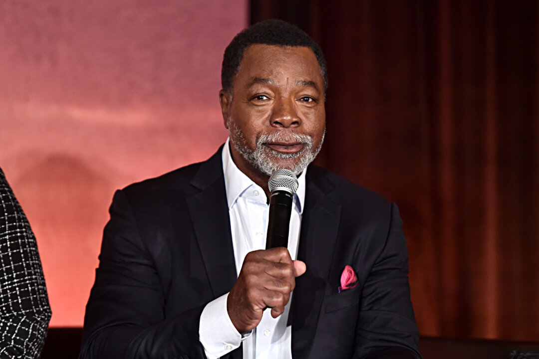 Carl Weathers, Star of ‘Rocky,’ ‘Predator,’ and ‘The Mandalorian,’ Dies ...