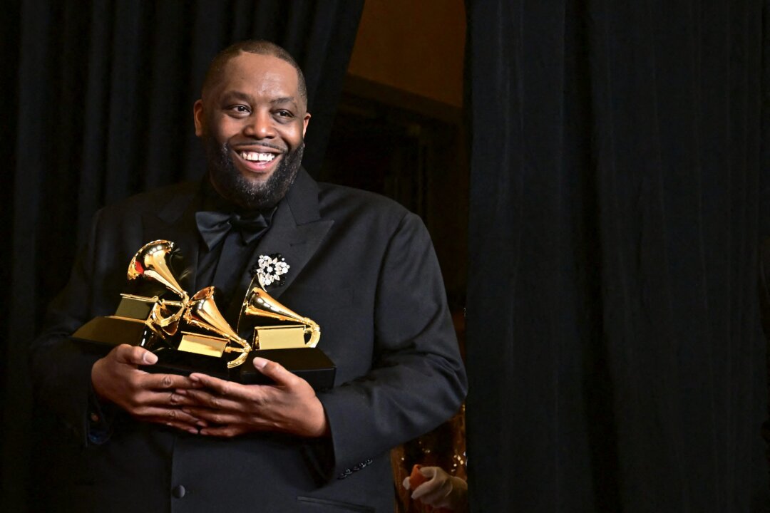 Rapper Killer Mike Handcuffed and Escorted out by Police After Winning ...