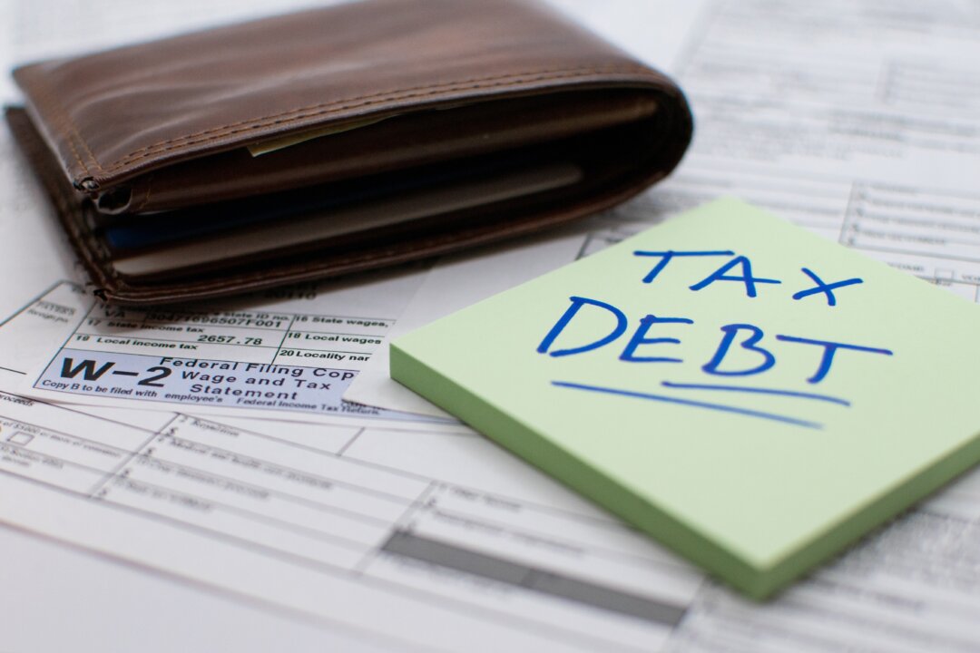 Tackle Overdue Taxes This Year | The Epoch Times